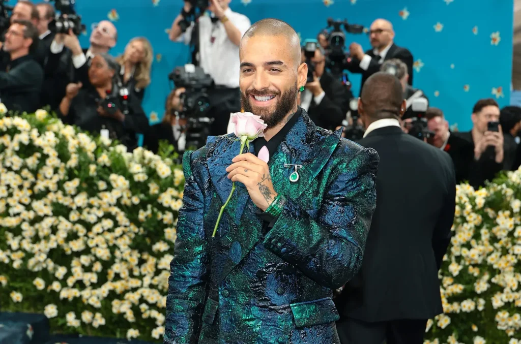 Maluma deslumbra en la MET Gala con su traje estilo pachuco